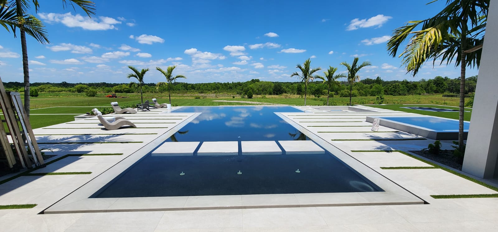 Portfolio - Ultra Custom Pool Design